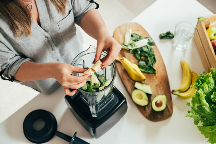 How to Make a Smoothie: Easy Step-By-Step Guide