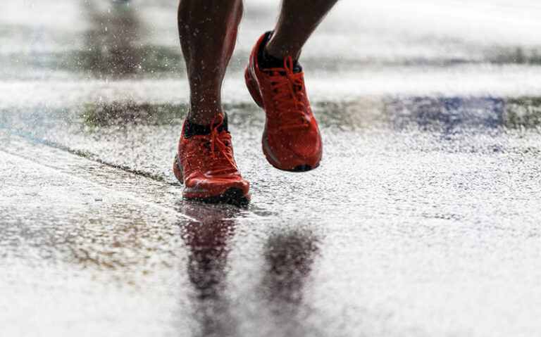 Running in the Rain: Risks, How to do it & What You Should Wear